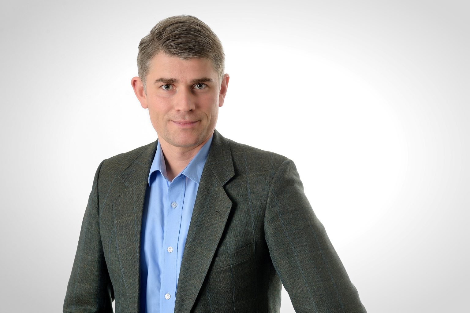 Conoce a los ponentes - AVIFORUM